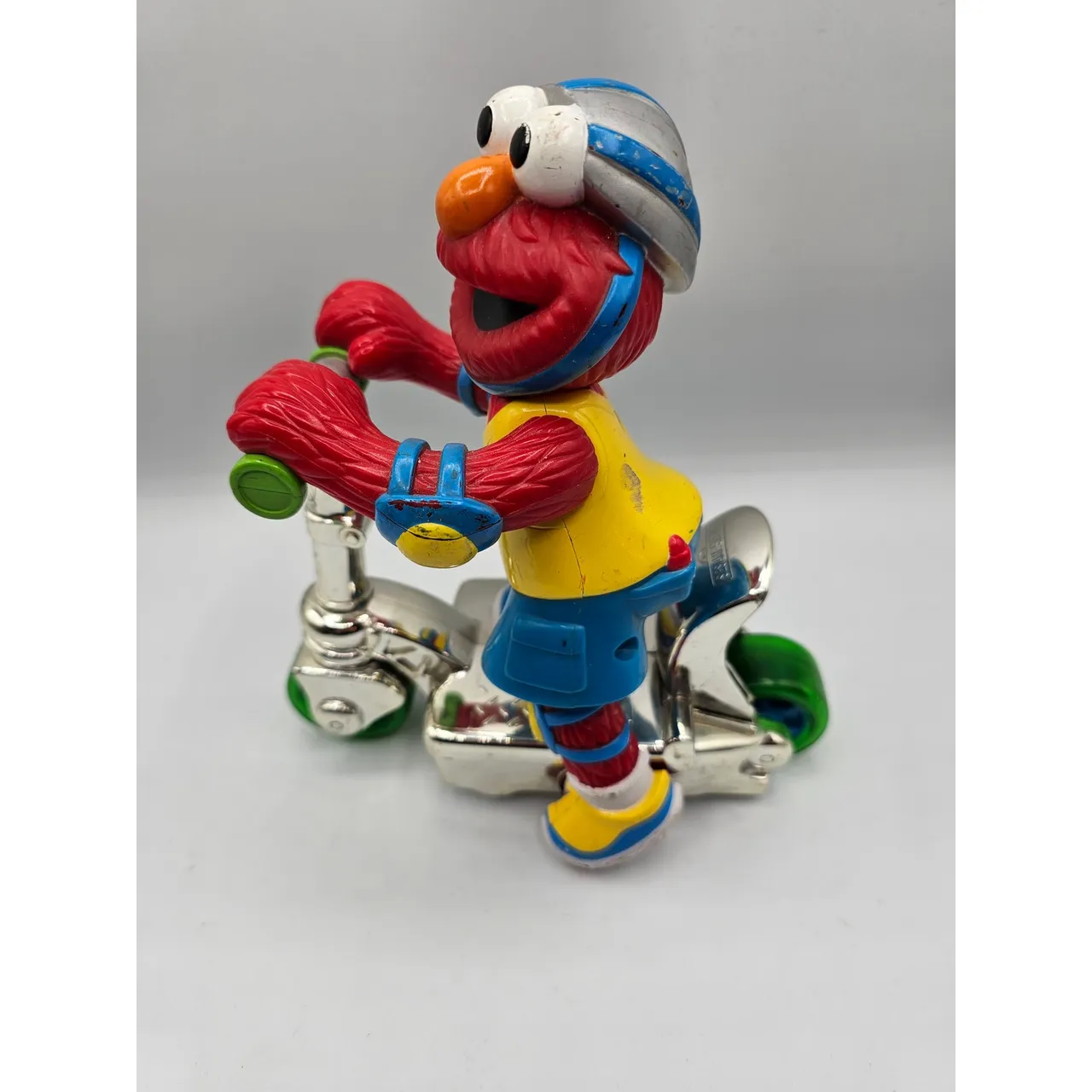 Sesame Street Elmo Scooter Toy 8 in Tall Press and Go Action 2000 Mattel
